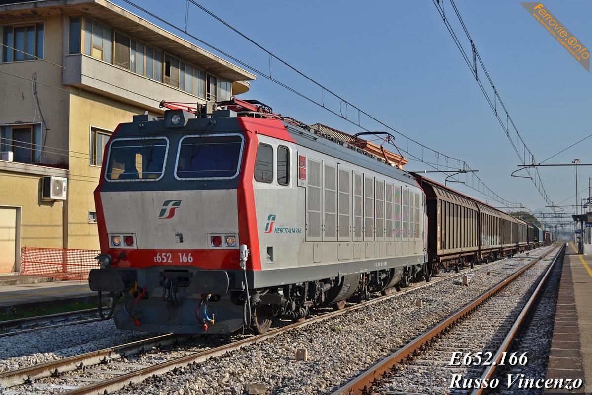 E.652 - Livrea Mercitalia Rail - E.652.158 - FotoFerrovie.Info