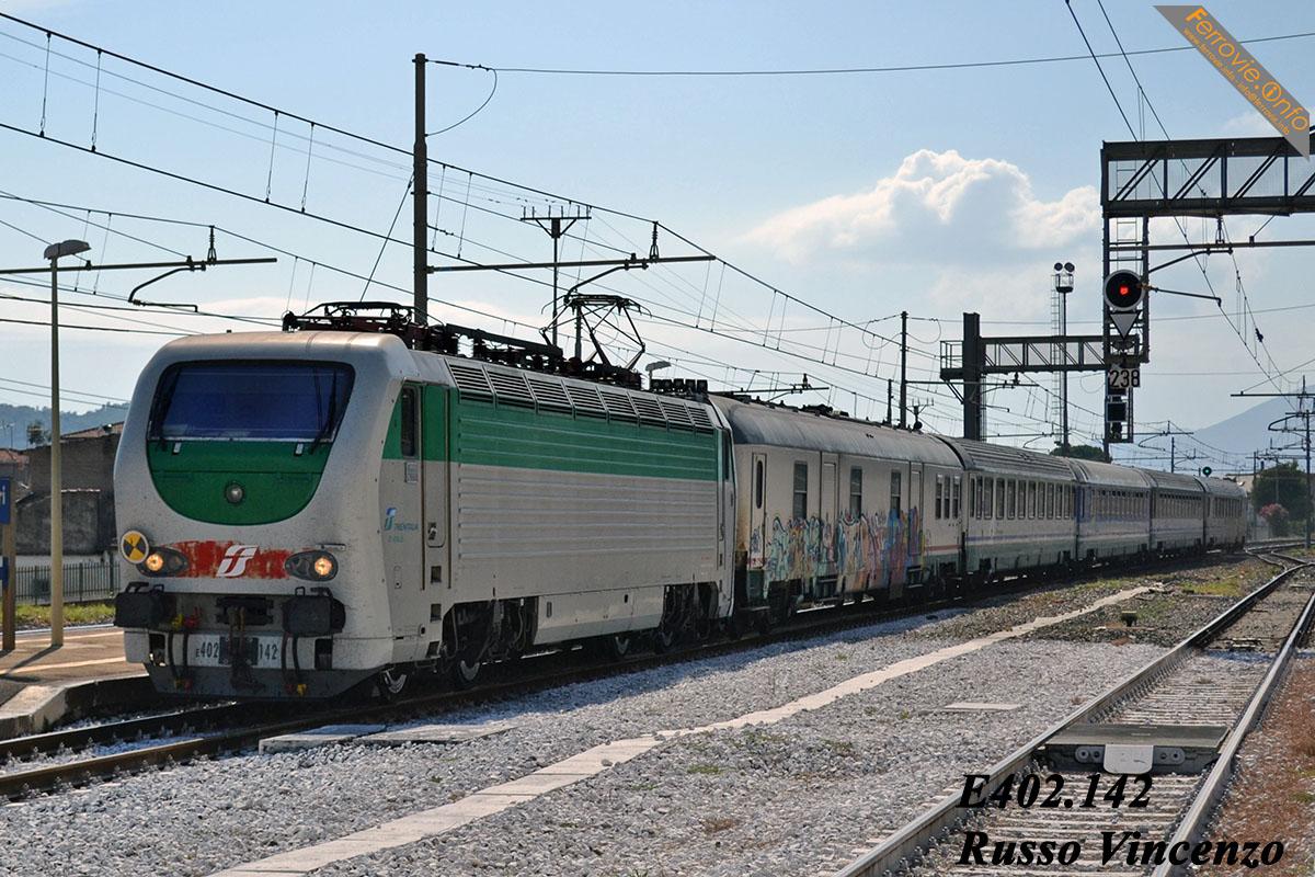 E.402.142 e 149 RFI - E.402B.142 - FotoFerrovie.Info