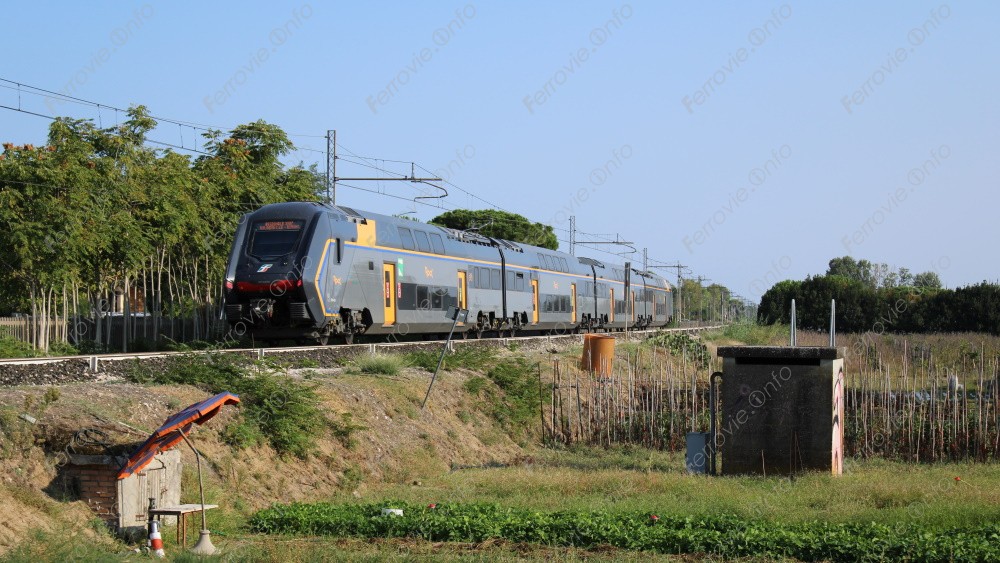 ETR 421 - ETR 421 n.004 - FotoFerrovie.Info