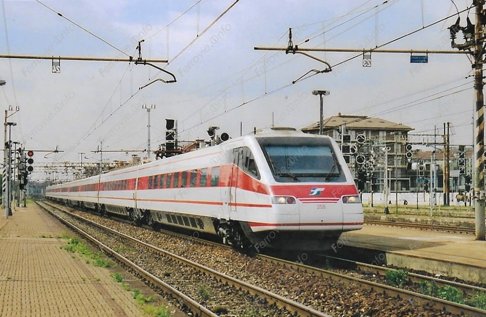 ETR 460 - Livrea Origine - ETR 460 n.25 - FotoFerrovie.Info