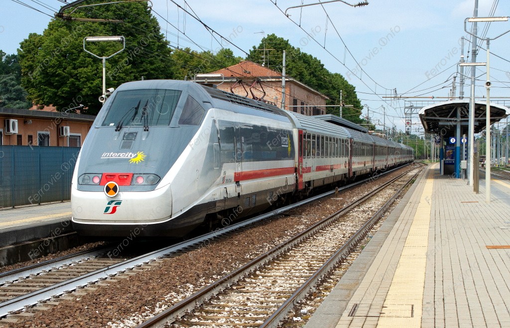 E.414 - Livrea Intercity Giorno - E.414.119 - FotoFerrovie.Info
